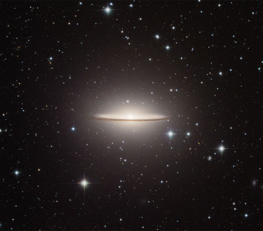 Starlight as Data: Understanding astrophotography in science and art