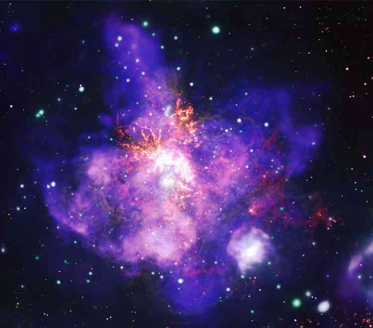 30 Doradus shines in NASAs deepest X-ray image yet